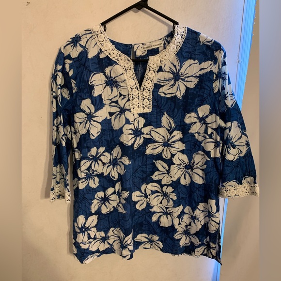 Rebecca Malone | Tops | Rebecca Malone 34 Sleeve Blue And Its White ...
